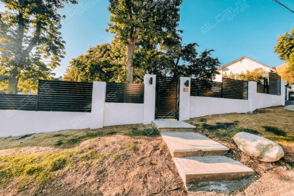 How to Install a Fence on a Slope 2025 | Expert Tips Globus Gates