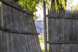 How to Fix a Leaning Fence | Tips for Los Angeles Homeowners